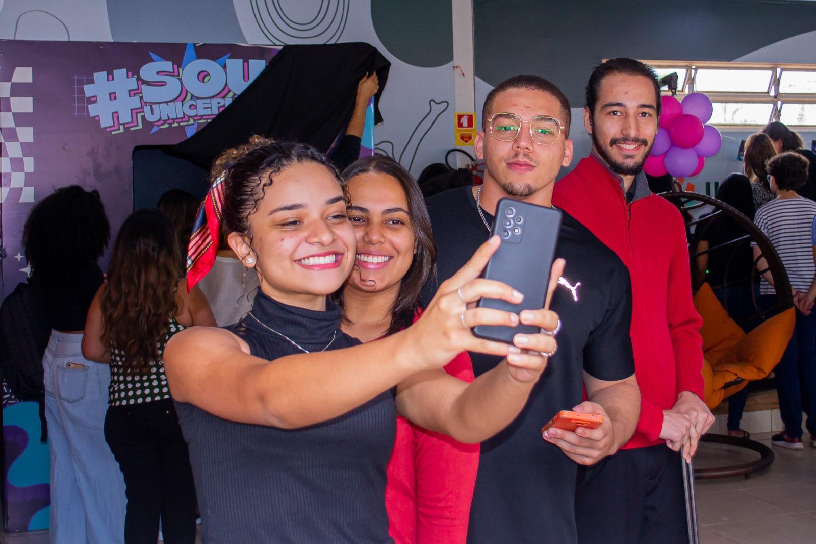 Programa Santander X Explorer Training abre inscrições para jovens ...